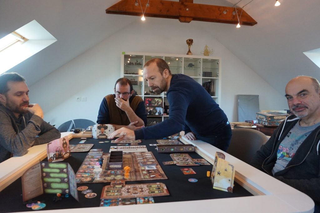 Quelques images du proto de la future extension de Imaginarium – Board Game